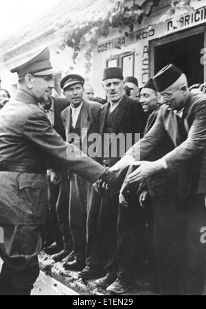 The Nazi propaganda picture shows the reception for German soldiers ...