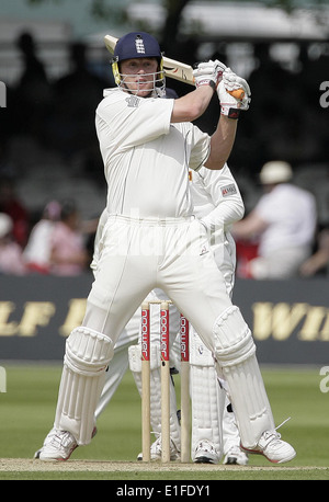 Andrew Flintoff batting for England Stock Photo - Alamy