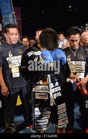 Osaka, Japan. 23rd Apr, 2014. (L-R) Hozumi Hasegawa (JPN), Masato ...