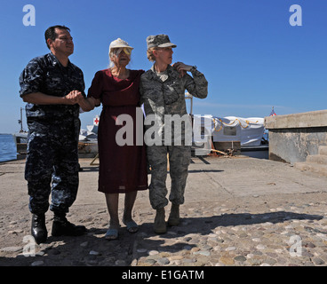 U.S. Army Staff Sgt. Ricardo Hernandez-Arocho, assigned to the 55th ...