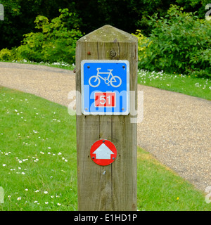Cycle route marker post in Milton Keynes Stock Photo - Alamy