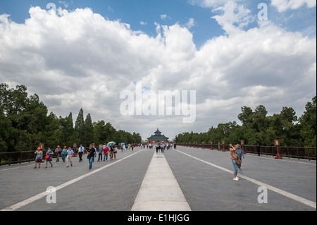 Tourist walk on Danbi Bridge, Temple of Heaven Stock Photo - Alamy