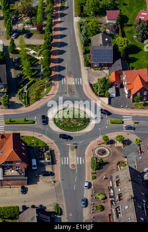 Aerial view, roundabout with Maypole, Werner Straße, In der Eika ...