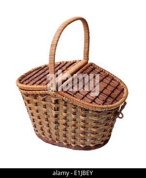 Close-up of closed wicker picnic basket Stock Photo - Alamy