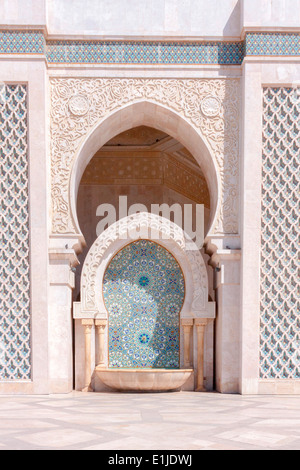 Traditional Zellij tile work in Marrakech, Morocco Stock Photo - Alamy