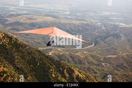 Hang Glider man hang gliding flying parachute leisure activity UK ...