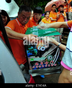 Fuzhou, Mei Ke and Ya Ya. 6th June, 2014. A file photo shows one of the ...