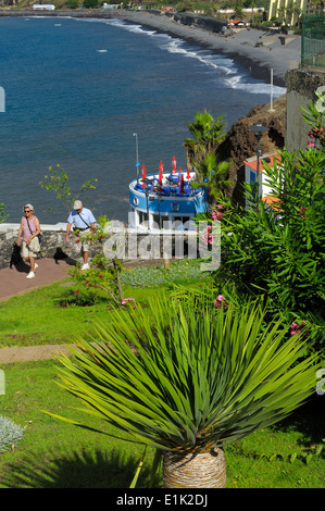Cliff Path, Camara De Lobos, Madeira, Portugal Stock Photo - Alamy