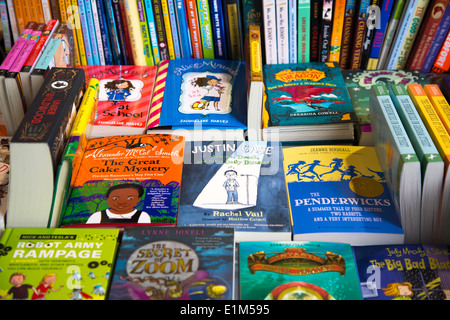 PowerHouse Arena Bookstore, Dumbo, Brooklyn Stock Photo - Alamy
