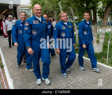 Expedition 40 crew members, including Alexander Gerst and Maxim Suraev ...