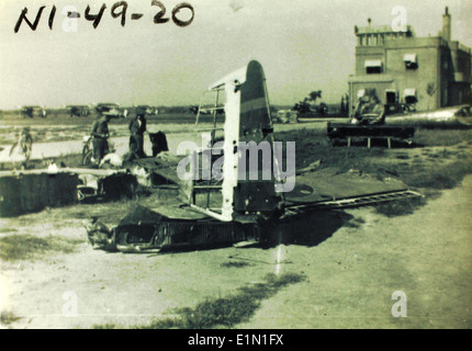 The Mitsubishi G3M2 'Nell' was a Japanese twin-engine bomber used ...