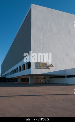 National library oscar niemeyer brasilia architect Stock Photo - Alamy