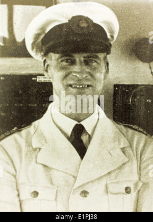 This image features a German aviator during World War I, showcasing the ...