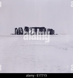 England: Stonehenge in the snow Stock Photo - Alamy