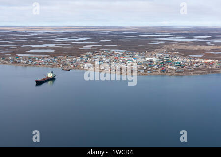 Cambridge Bay Nunavut Stock Photo - Alamy