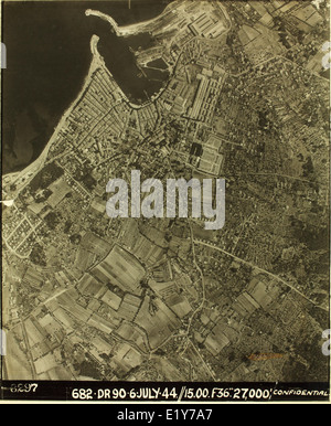 Aerial Photography during the Second World War A hand-held F24 aerial ...