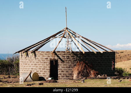 A traditional Xhosa hut in the Eastern Cape Province (formerly the ...