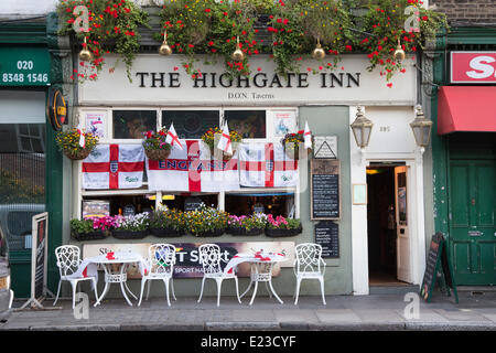 London, UK, 14 June 2014 Trooping the colours at Buckingham Palace to ...