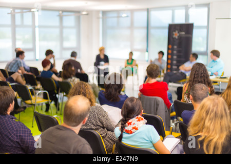 Round table discussion at business conference event Stock Photo - Alamy
