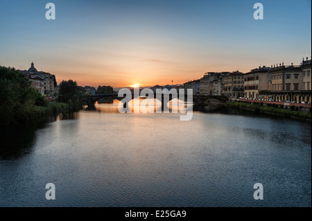Ponte Santa Trinita bridge over the Arno River in Florence, Italy Stock ...