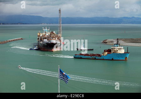 FPSO Raroa, storage and production support vessel, arrives in Port ...