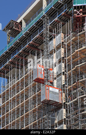 Vauxhall urban regeneration development with high-rise, residential ...