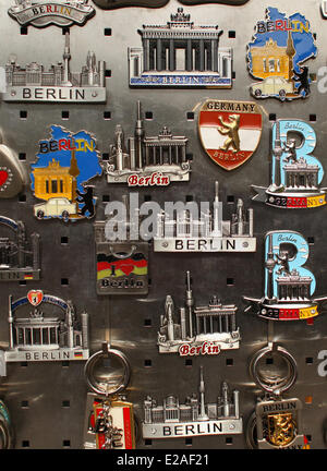 Magnets with Berlin landmarks like the Brandenburg Gate and Televison ...