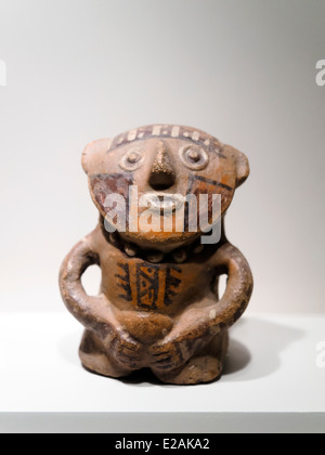 Sculpted vessel Huari Transitional period 800 AD - 1300 AD Museo de ...