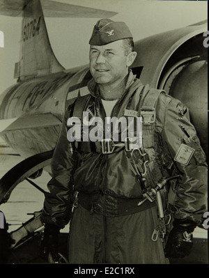 Chuck Yeager. US Air Force test pilot Chuck Yeager standing in front ...