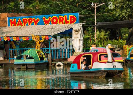 Myanmar (Burma) Yangon division Yangon Kandawn Mingalar park lovers ...
