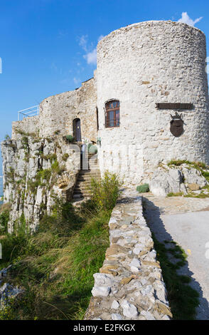 Slovenia Socerb medieval castle and restaurant Stock Photo - Alamy