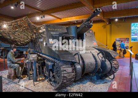 The Sexton tank, a World War II self-propelled artillery vehicle ...