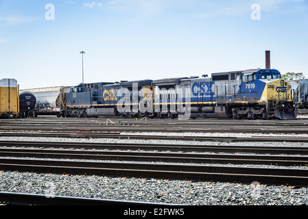 CSX Locomotives GE AC44-CW No 255 and GE C40-8W-6 No 7819, Curtis Bay ...