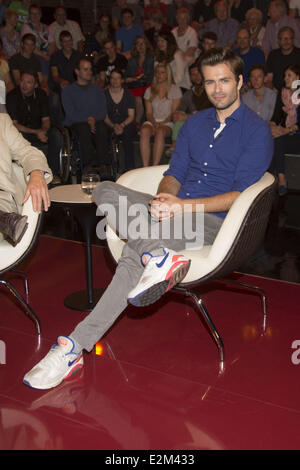 Tilo Jung on German ZDF TV talkshow Markus Lanz. on German ZDF TV ...