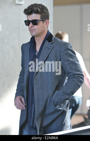 Singer Robin Thicke arrive at LAX Airport Featuring: Robin Thicke Where ...