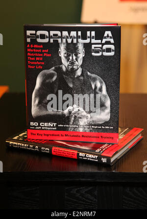 50 Cent attends his 'Formula 50' book signing at Barnes & Noble in New ...