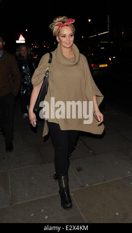 Pregnant Jennifer Ellison leaves The Palace Theatre after performing in ...
