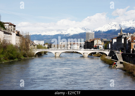 L'Isère river and la Bastille, city, Grenoble, capital of the Alps ...