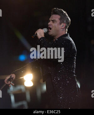 Robbie Williams performs to a sold-out crowd at Amsterdam ArenA ...