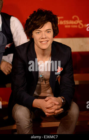 One Direction wax figures unveiled at Madame Tussauds in New York City ...