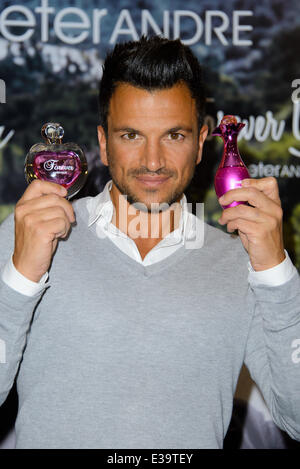 Peter Andre launches his new fragrances 'Forever' and 'Forever Young ...