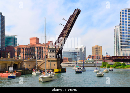 Chicago River and Franklin Street Bridge Stock Photo - Alamy