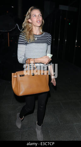 90210 actress Sara Foster out and about in Beverly Hills Featuring ...