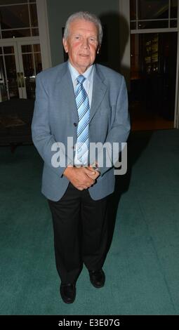 Stuart Carolan launches Eamon Dunphy's book 'The Rocky Road' at Patrick ...