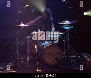 Americain Band from Utah Joshua James supporting The Temperance ...