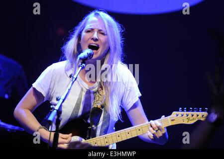 Lissie, aka, Elisabeth Corrin Maurus, performing at Adelaide Music Hall ...