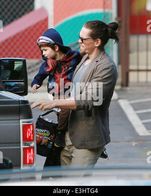 Shameless Actor Steve Howey picks up Son William Wolf from pre-school ...