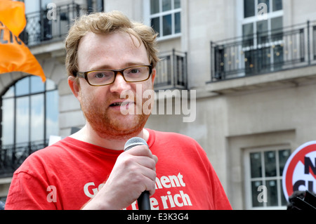 Richard Bagley - editor of the Morning Star - speaking at the People's ...