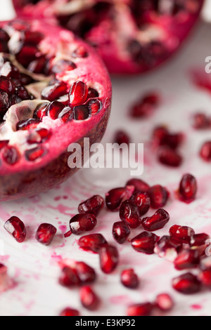 Pomegranate seeds close up Stock Photo - Alamy