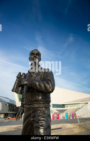Captain Walker Statue, Liverpool, UK Stock Photo - Alamy